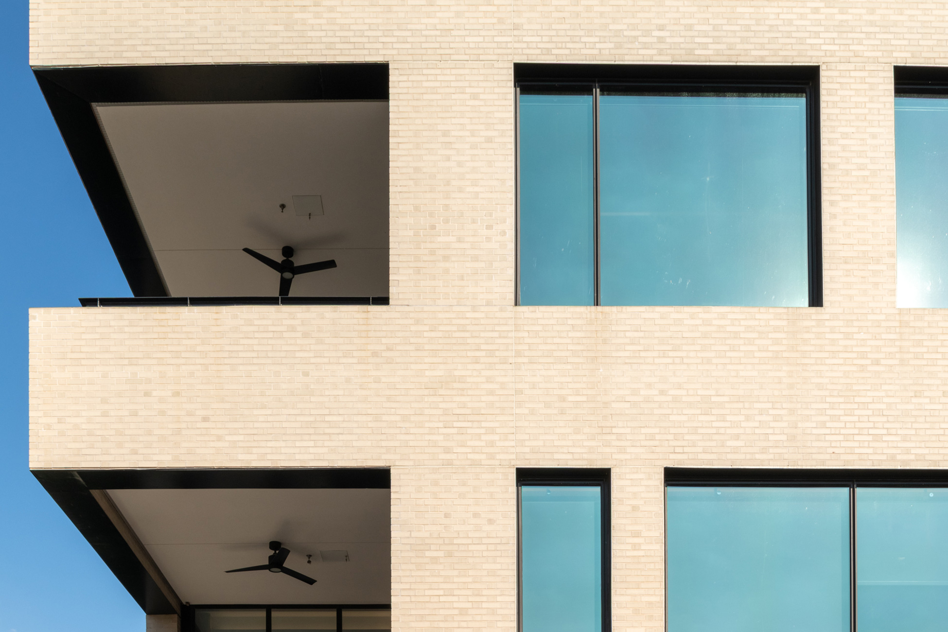 1608 W. 5th Street - Acme Brick